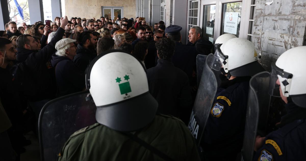 ΑΠΘ: Αναβλήθηκε για τον Νοέμβριο η δίκη των 49 | Alfavita